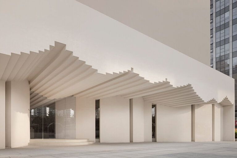 HAS encloses minimalist 'simple art museum’ with undulating roof