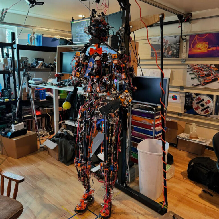 yves béhar and fuseproject design kind humanoid’s robot with diamond ...