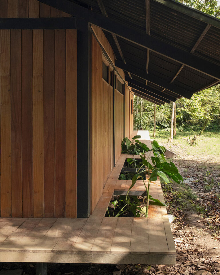 puna estudio echoes mid-century eames house for peruvian 'casa manire'