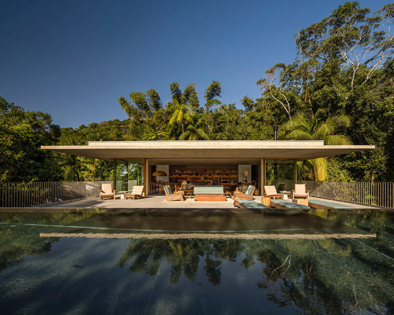 tropical brazilian sunlight floods studio MK27's canopy house