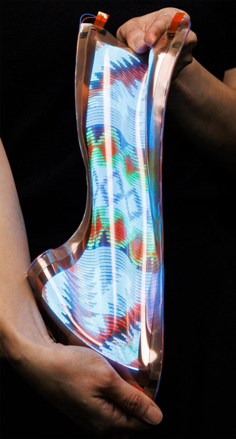 world’s first stretchable screen by LG display can be twisted and ...