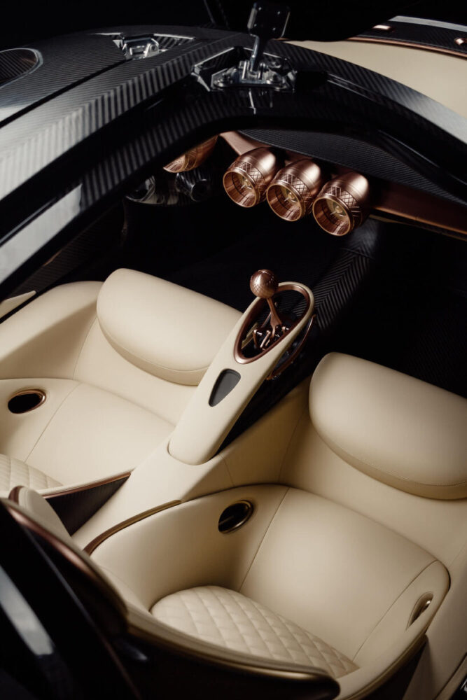 de tomaso produces P72 sports car with handcrafted carbon shell