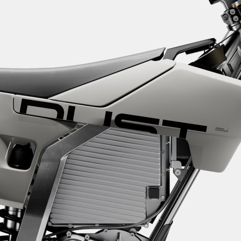 dust moto equips electric dirt bike hightail with a clutchless setup