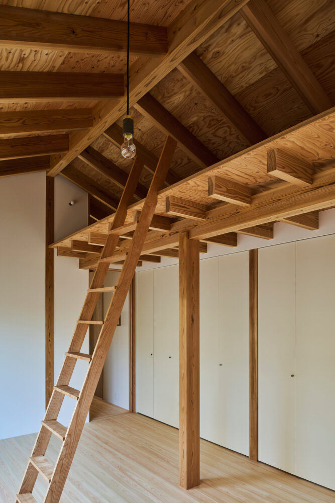 ninkipen!'s pentagonal hook house encloses a garden in japan