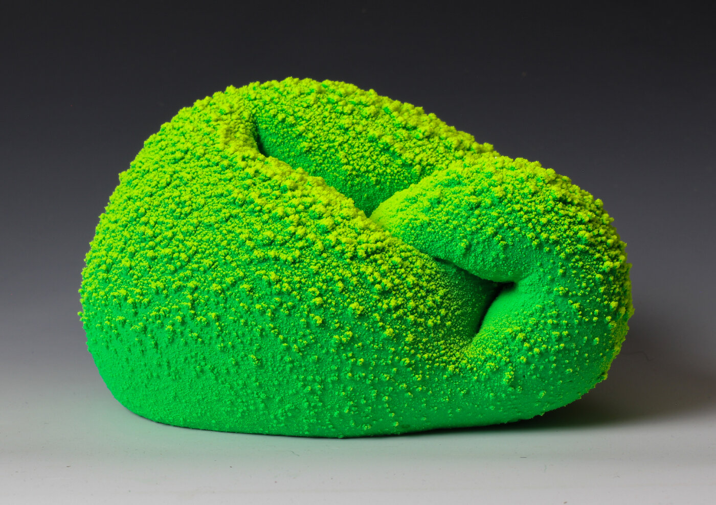 maxwell mustardo's vases reimagine ancient roman amphorae