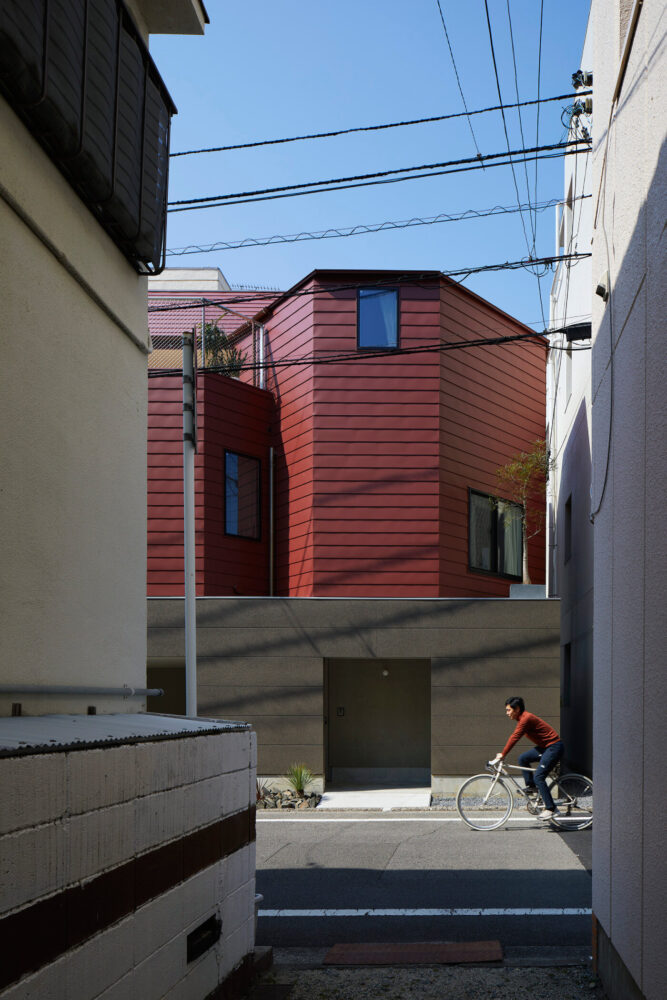 octagonal forms and cuts carve marutau arqui's house in japan