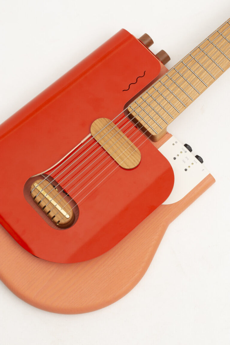 electric guitar sine by verso instruments creates ‘swelling’ sounds