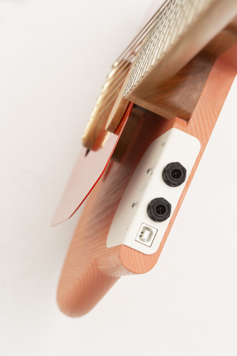 electric guitar sine by verso instruments creates ‘swelling’ sounds