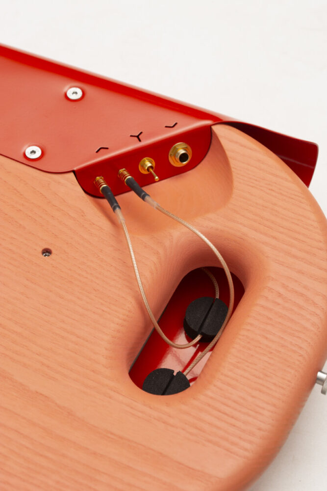 electric guitar sine by verso instruments creates ‘swelling’ sounds
