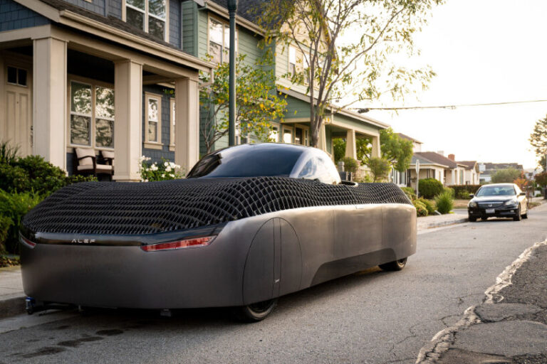 alef aeronautics’ drivable flying car takes flight for the first time