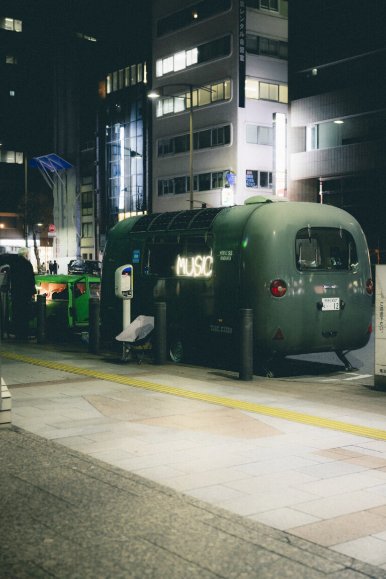 interview: listening minibar MIDORI roams around tokyo in MINI car