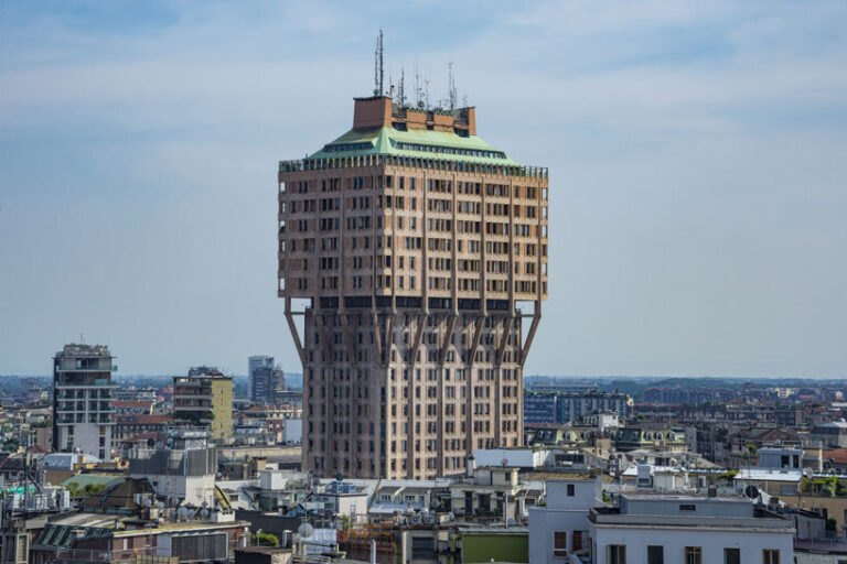 milan architecture city guide: highlights from historical monuments to ...