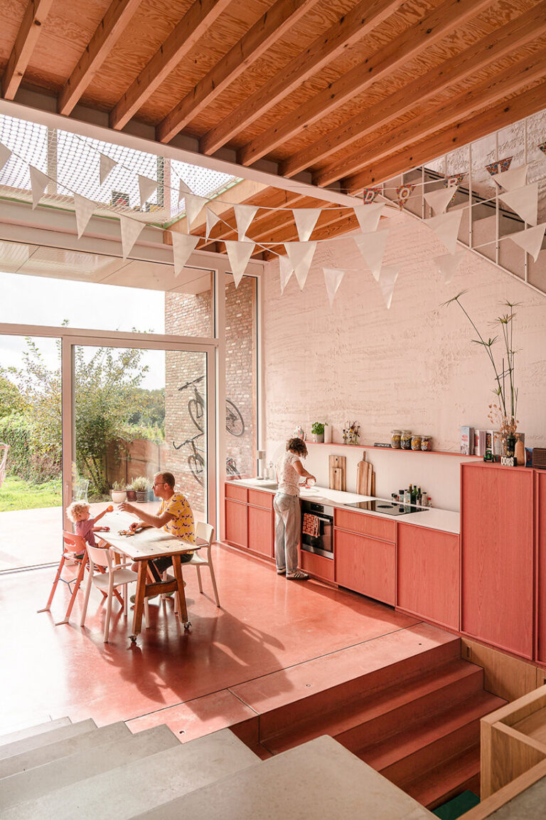 upcycled plastic scales wrap no.ma architecten's dragon house