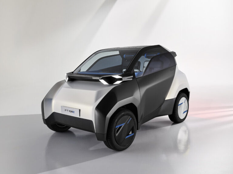 toyota’s microcar FT-Me puts solar panel on the roof to power itself