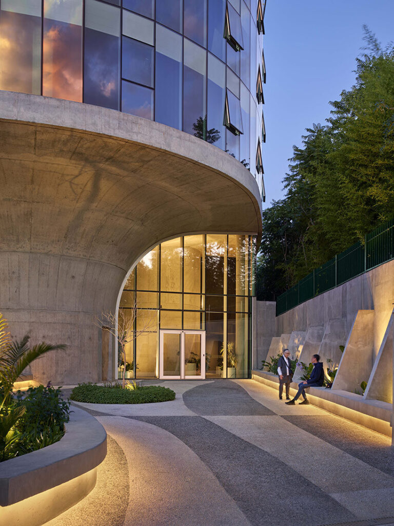 ODA turns buenos aires parking structure into gardened workspace