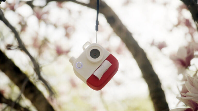 poetry camera writes and prints poems of what it captures using AI