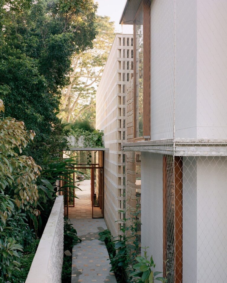terracotta, bricks, and metal wrap peter besley's australian house