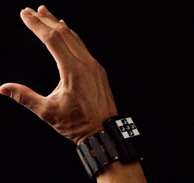 meta develops smart bracelet that replaces keyboard and mouse