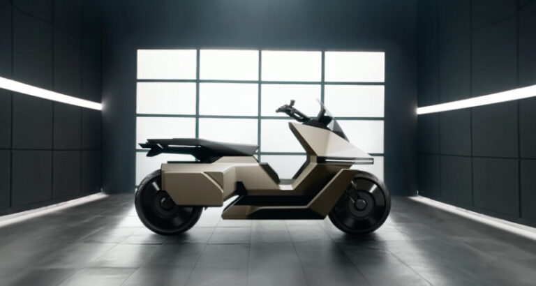 omoway’s self-parking electric motorcycle comes with saberlights