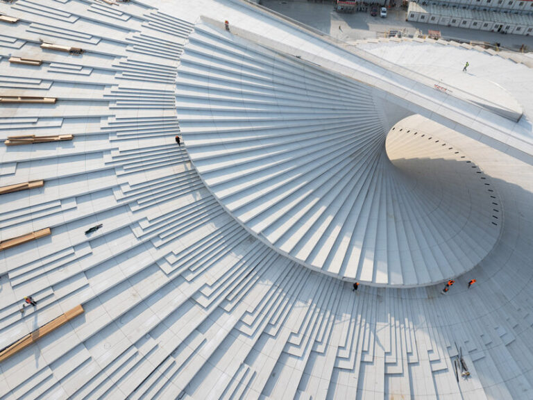 new photos show snøhetta’s shanghai grand opera house take shape