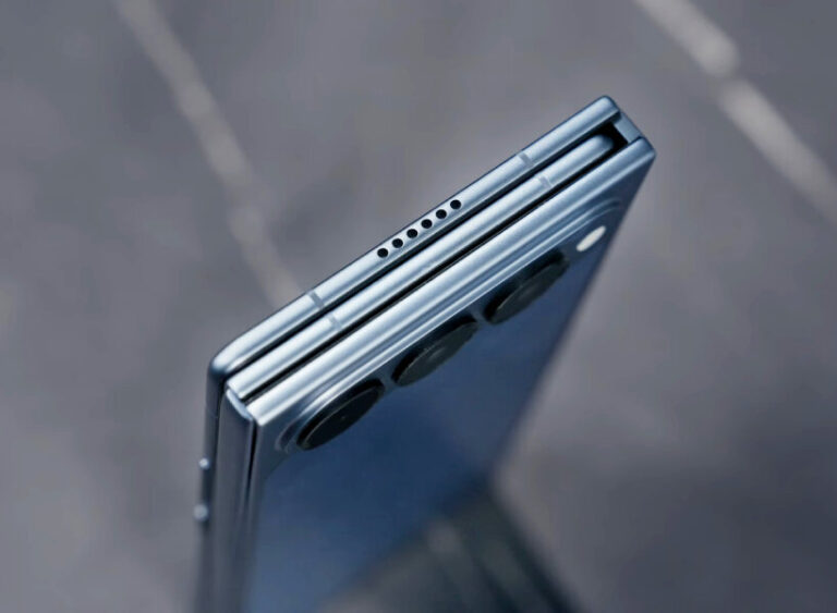 tecno’s concept trifold smartphone doubles as a mini laptop