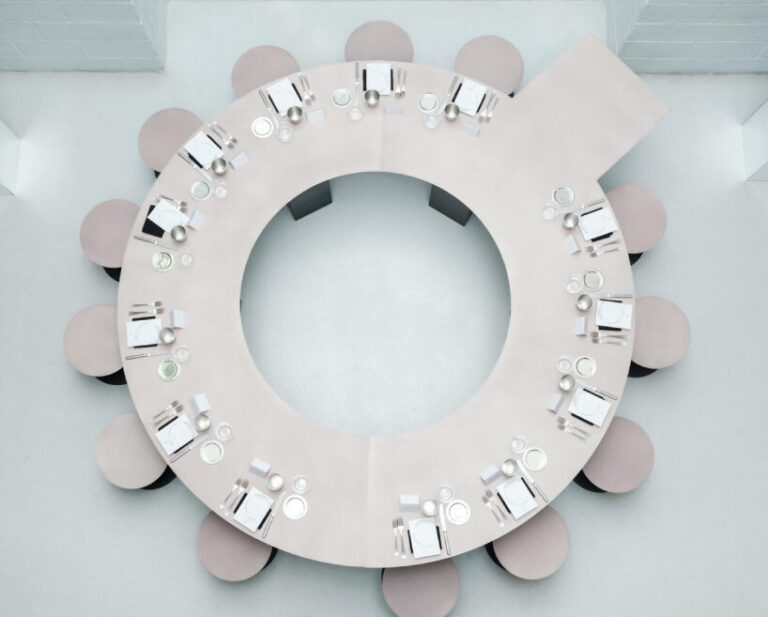 tom ducarouge’s heat-reactive table for on running changes color