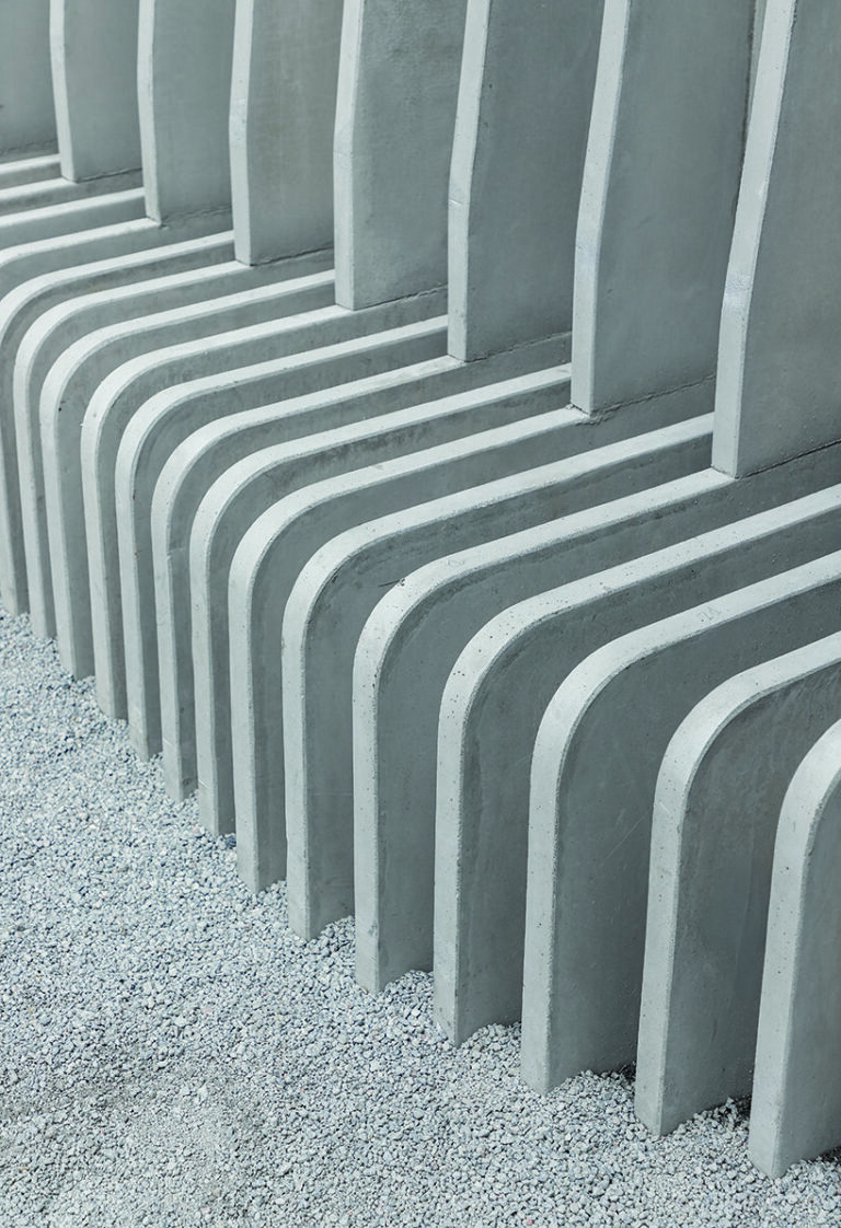 jgstudio transforms public bathroom into concrete installation in ecuador