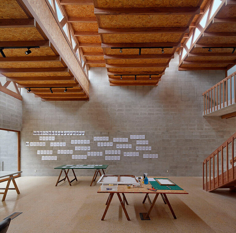 roman bauer arquitectos designs photographers studio in lima, peru