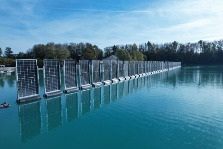 floating vertical solar panels capture sun’s energy from lakes