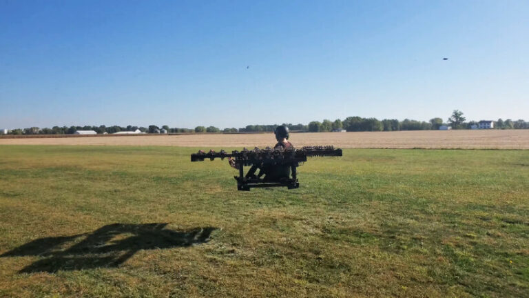 electric solo jetbike by LEO flight hovers as personal air vehicle