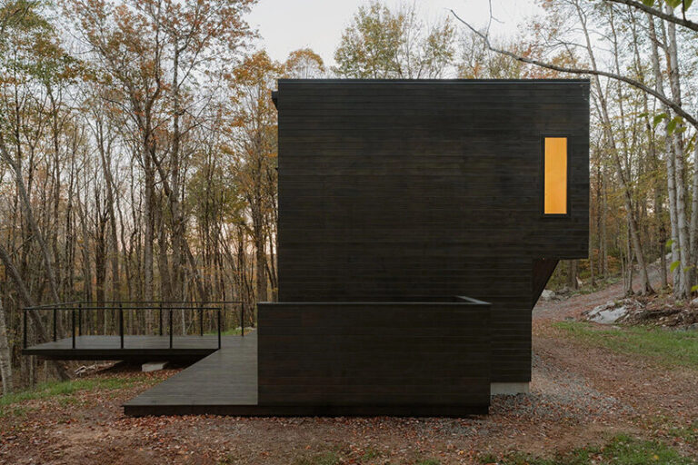 marc thorpe builds solar-powered house in new york forest