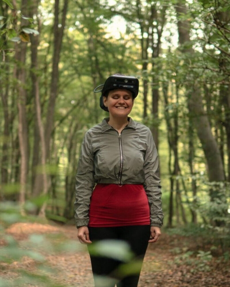 forehead glasses assist blind people in moving around