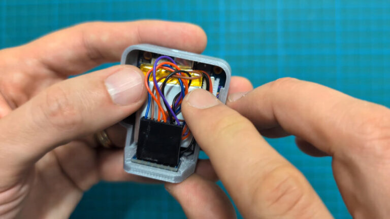 making your own portable tiny TV 'tinytron' that plays movies