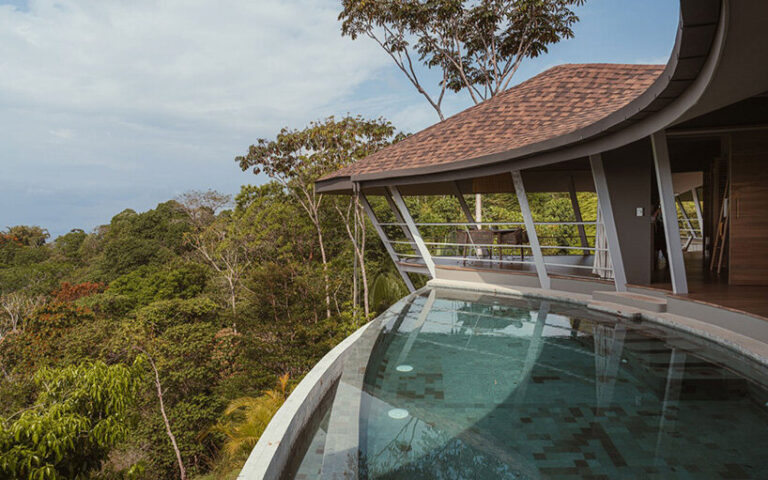 wavy roofscape crowns open-air house by studio saxe in costa rica
